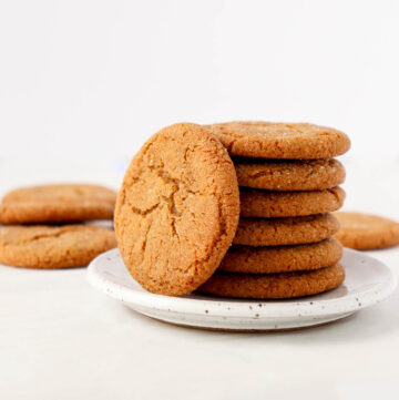 Chewy & Spicy Ginger Molasses Cookies - Knead Some Sweets