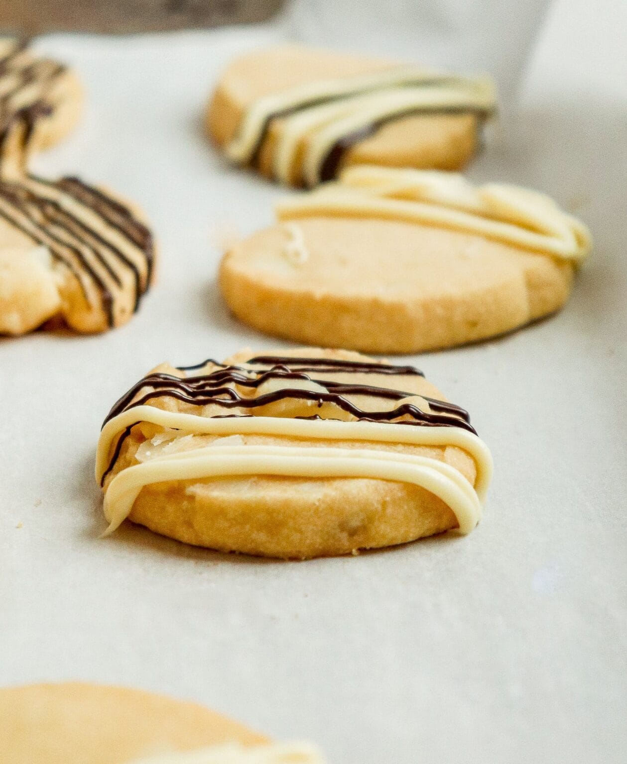 Macadamia Nut Shortbread Cookies - Knead Some Sweets